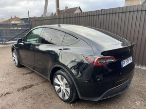 Black Tesla Model Y 2022 in Kaunas, with an engine capacity of 0.00 L and mileage of 160 thousand km for 13500 €, photo 7 on AUTOMOTO.COM.LV
