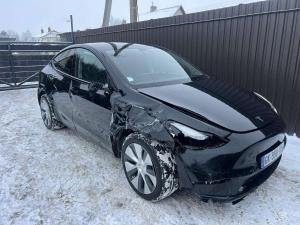 Melns Tesla Model Y 2022 Kauņa, ar dzinēja tilpumu 0.00 L un nobraukumu 160 tūkst. km par 13200 €, foto 3 vietnē AUTOMOTO.COM.LV