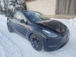 Melns Tesla Model Y 2022 Telšiai, ar dzinēja tilpumu 0.00 L un nobraukumu 95 tūkst. km par 14700 €, foto  vietnē AUTOMOTO.COM.LV