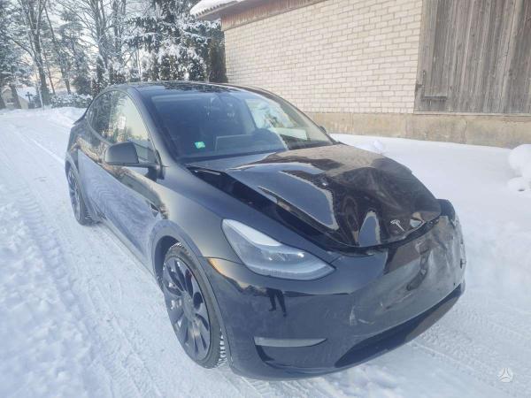 Melns Tesla Model Y 2022 Telšiai, ar dzinēja tilpumu 0.00 L un nobraukumu 95 tūkst. km par 14200 €, foto 10 vietnē AUTOMOTO.COM.LV