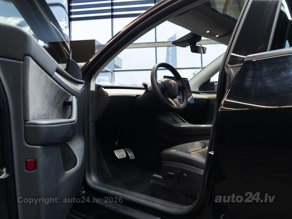 Melns Tesla Model Y 2022 Tallina, ar dzinēja tilpumu 0.00 L un nobraukumu 98 tūkst. km par 37900 €, foto 4 vietnē AUTOMOTO.COM.LV