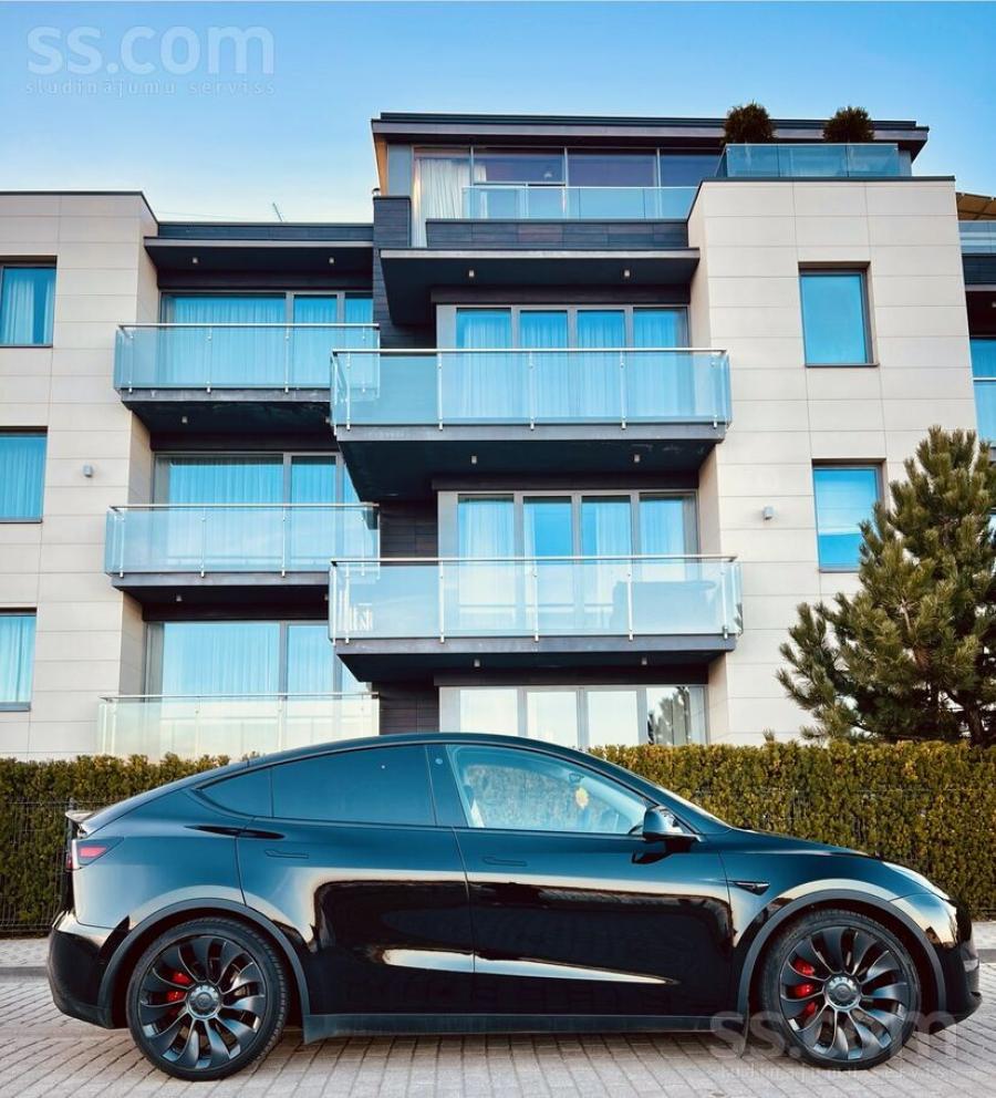 Melns Tesla Model Y 2022 Jūrmala, ar dzinēja tilpumu 0.00 L un nobraukumu 40 tūkst. km par 39990 €, foto 4 vietnē AUTOMOTO.COM.LV