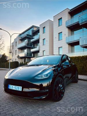 Black Tesla Model Y 2022 in Jurmala, with an engine capacity of 0.00 L and mileage of 40 thousand km for 38750 €, photo 3 on AUTOMOTO.COM.LV
