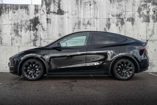 Melns Tesla Model Y 2022 Viļņa, ar dzinēja tilpumu 0.00 L un nobraukumu 85 tūkst. km par 31000 €, foto 4 vietnē AUTOMOTO.COM.LV