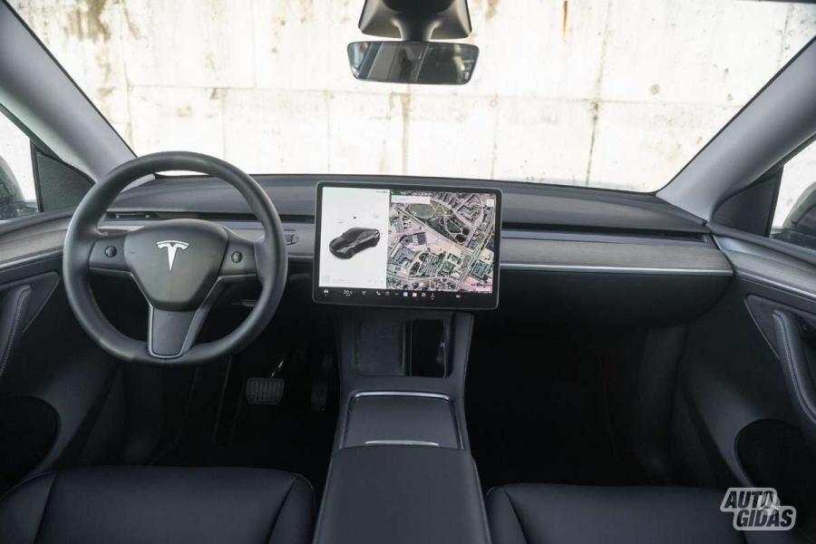 Melns Tesla Model Y 2022 Viļņa, ar dzinēja tilpumu 0.00 L un nobraukumu 85 tūkst. km par 31000 €, foto 6 vietnē AUTOMOTO.COM.LV