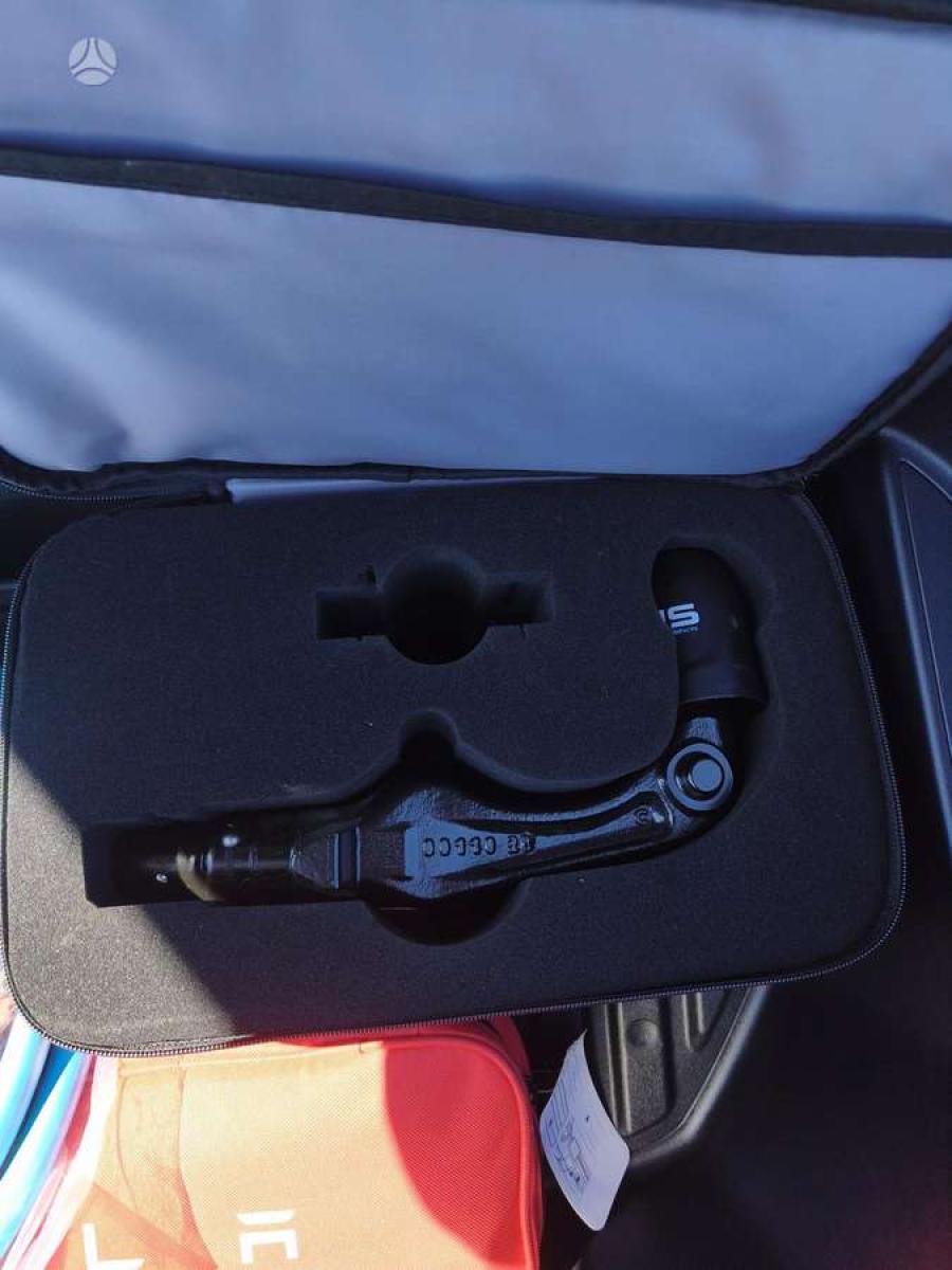 Black Tesla Model Y 2022 in Taurage, with an engine capacity of 0.00 L and mileage of 262 thousand km for 21500 €, photo 11 on AUTOMOTO.COM.LV