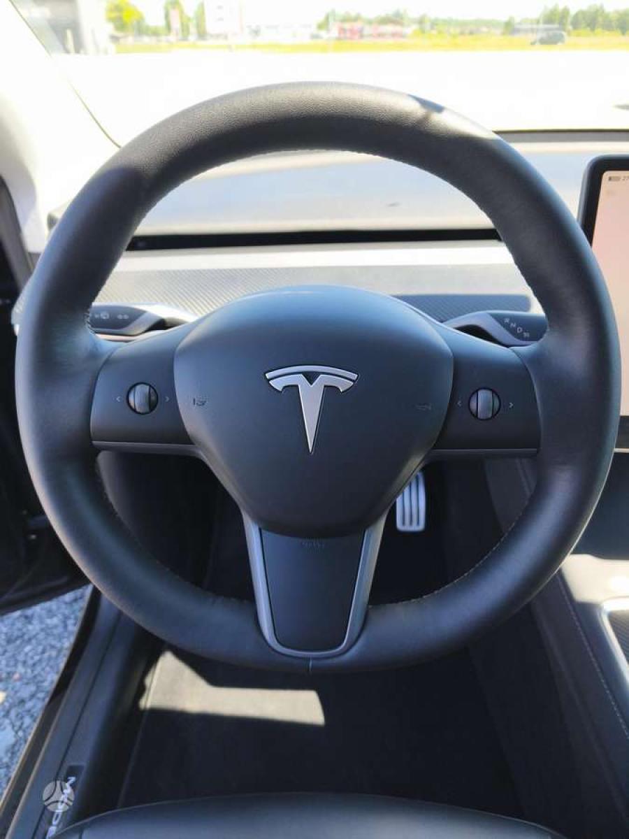 Black Tesla Model Y 2022 in Taurage, with an engine capacity of 0.00 L and mileage of 262 thousand km for 21500 €, photo 17 on AUTOMOTO.COM.LV