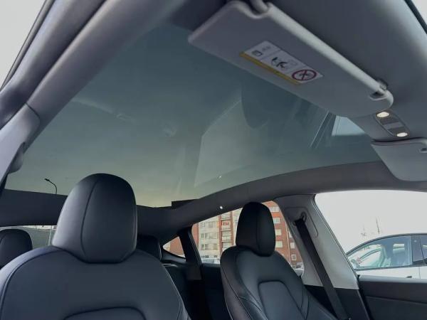 Black Tesla Model Y 2022 in Jelgava, with an engine capacity of 0.00 L and mileage of 80 thousand km for 31900 €, photo 8 on AUTOMOTO.COM.LV