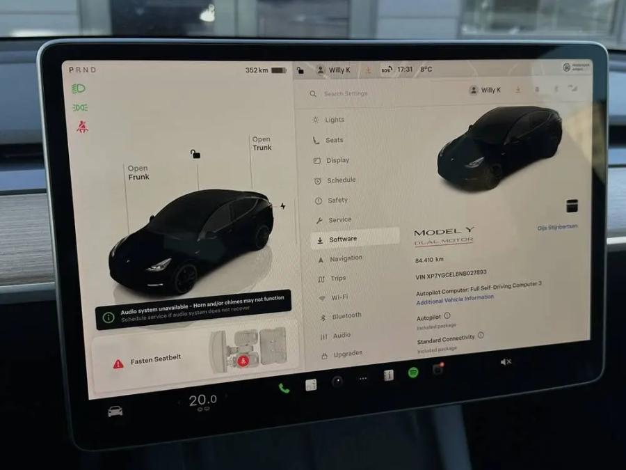 Black Tesla Model Y 2022 in Jelgava, with an engine capacity of 0.00 L and mileage of 80 thousand km for 31900 €, photo 11 on AUTOMOTO.COM.LV