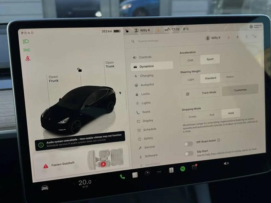 Black Tesla Model Y 2022 in Jelgava, with an engine capacity of 0.00 L and mileage of 80 thousand km for 31900 €, photo 16 on AUTOMOTO.COM.LV