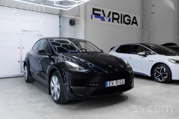 Melns Tesla Model Y 2022 Rīga, ar dzinēja tilpumu 0.00 L un nobraukumu 79 tūkst. km par 34740 €, foto 1 vietnē AUTOMOTO.COM.LV