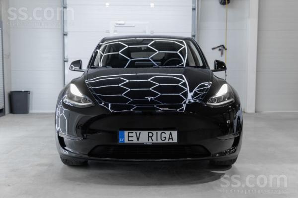 Melns Tesla Model Y 2022 Rīga, ar dzinēja tilpumu 0.00 L un nobraukumu 79 tūkst. km par 34740 €, foto 2 vietnē AUTOMOTO.COM.LV