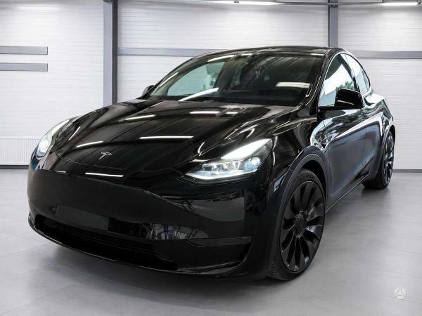 Black Tesla Model Y 2022 in Tukums, with an engine capacity of 0.00 L and mileage of 96 thousand km for 35990 €, photo 1 on AUTOMOTO.COM.LV