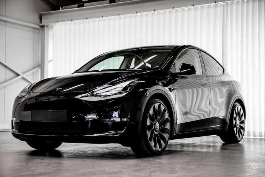 Melns Tesla Model Y 2022 Tukums, ar dzinēja tilpumu 0.00 L un nobraukumu 84 tūkst. km par 37990 €, foto 1 vietnē AUTOMOTO.COM.LV