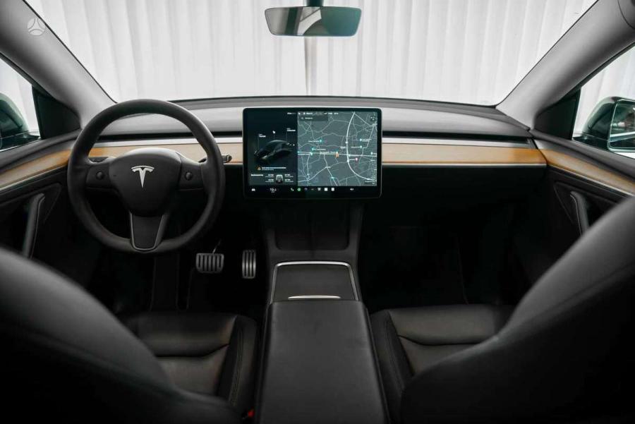 Melns Tesla Model Y 2022 Tukums, ar dzinēja tilpumu 0.00 L un nobraukumu 84 tūkst. km par 37990 €, foto 6 vietnē AUTOMOTO.COM.LV