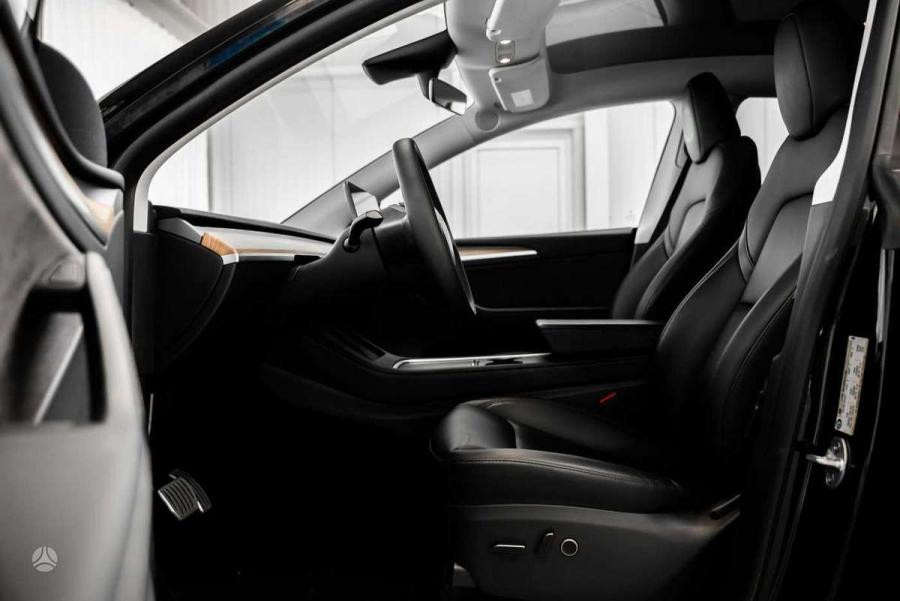 Melns Tesla Model Y 2022 Tukums, ar dzinēja tilpumu 0.00 L un nobraukumu 84 tūkst. km par 37990 €, foto 7 vietnē AUTOMOTO.COM.LV