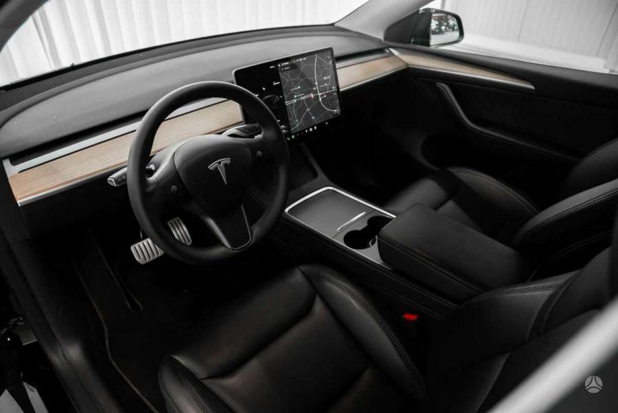 Melns Tesla Model Y 2022 Tukums, ar dzinēja tilpumu 0.00 L un nobraukumu 84 tūkst. km par 37990 €, foto 8 vietnē AUTOMOTO.COM.LV