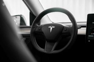 Melns Tesla Model Y 2022 Tukums, ar dzinēja tilpumu 0.00 L un nobraukumu 84 tūkst. km par 37990 €, foto 11 vietnē AUTOMOTO.COM.LV
