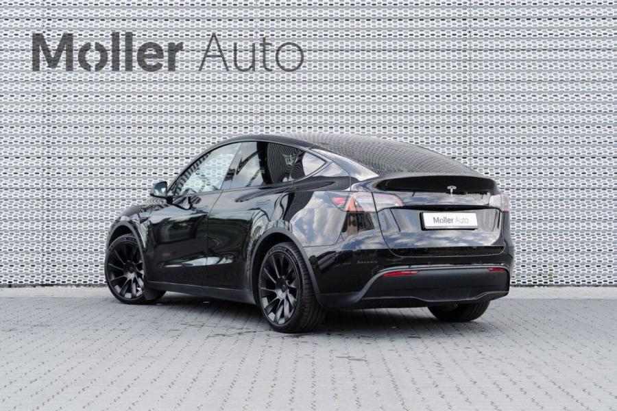 Melns Tesla Model Y 2022 Mārupe, ar dzinēja tilpumu 0.00 L un nobraukumu 88 tūkst. km par 39750 €, foto 4 vietnē AUTOMOTO.COM.LV