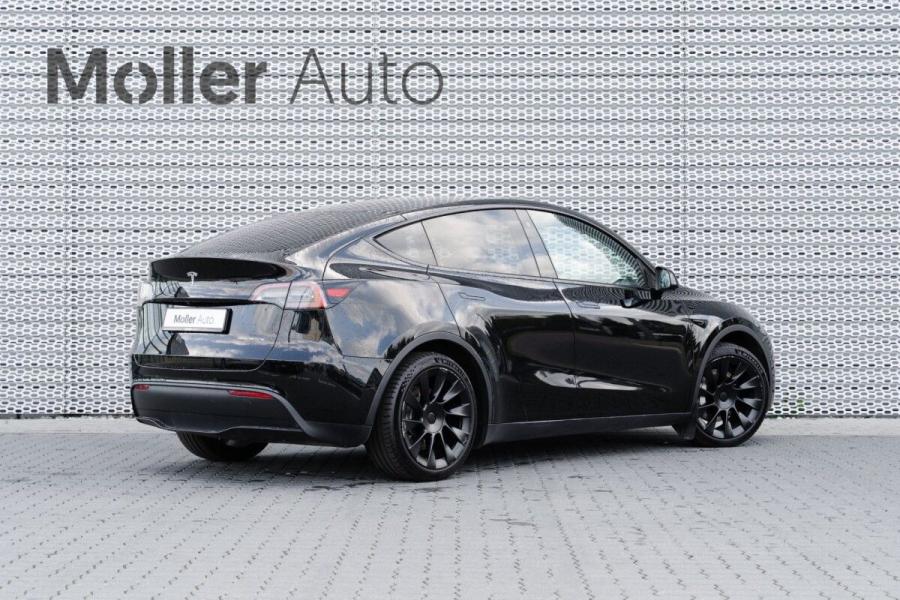 Melns Tesla Model Y 2022 Mārupe, ar dzinēja tilpumu 0.00 L un nobraukumu 88 tūkst. km par 39750 €, foto 5 vietnē AUTOMOTO.COM.LV