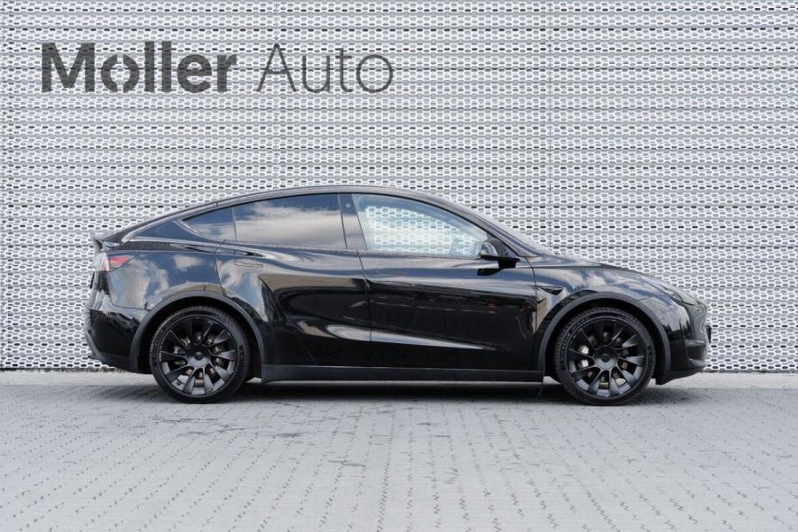Melns Tesla Model Y 2022 Mārupe, ar dzinēja tilpumu 0.00 L un nobraukumu 88 tūkst. km par 39750 €, foto 6 vietnē AUTOMOTO.COM.LV