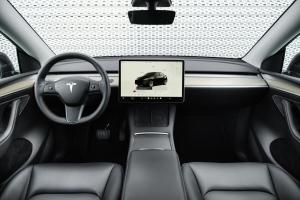 Melns Tesla Model Y 2022 Mārupe, ar dzinēja tilpumu 0.00 L un nobraukumu 88 tūkst. km par 39750 €, foto 7 vietnē AUTOMOTO.COM.LV