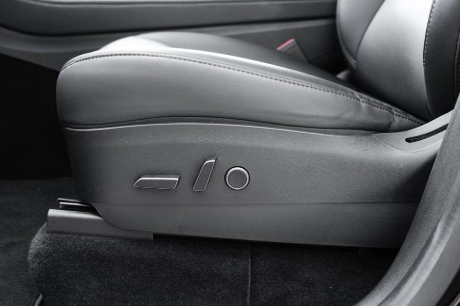 Melns Tesla Model Y 2022 Mārupe, ar dzinēja tilpumu 0.00 L un nobraukumu 88 tūkst. km par 39750 €, foto 8 vietnē AUTOMOTO.COM.LV