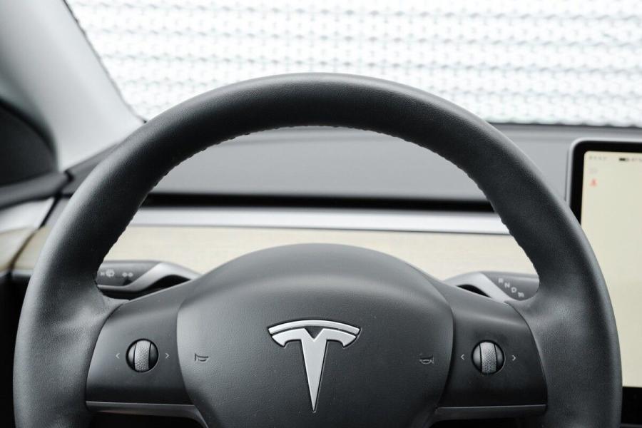 Melns Tesla Model Y 2022 Mārupe, ar dzinēja tilpumu 0.00 L un nobraukumu 88 tūkst. km par 39750 €, foto 11 vietnē AUTOMOTO.COM.LV
