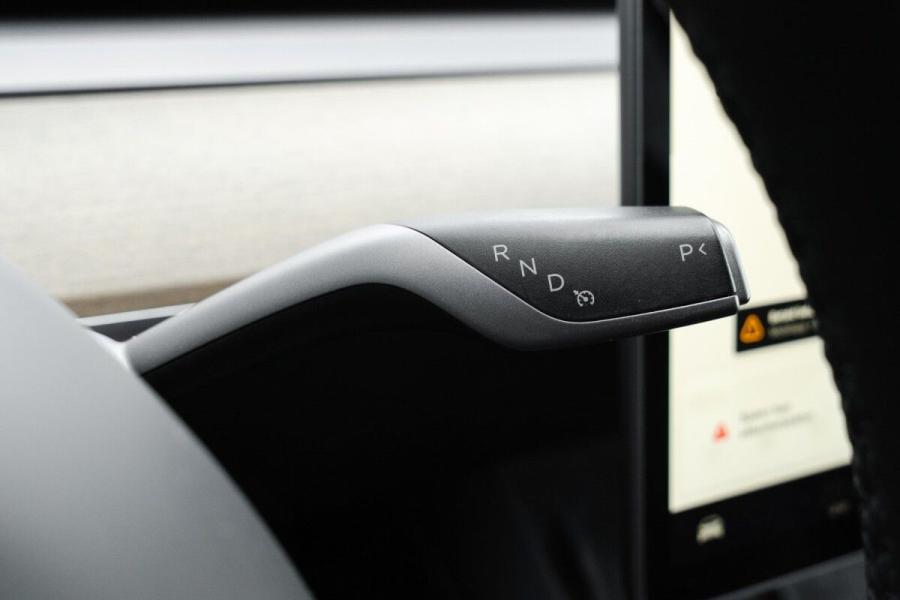 Melns Tesla Model Y 2022 Mārupe, ar dzinēja tilpumu 0.00 L un nobraukumu 88 tūkst. km par 39750 €, foto 12 vietnē AUTOMOTO.COM.LV