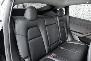 Melns Tesla Model Y 2022 Mārupe, ar dzinēja tilpumu 0.00 L un nobraukumu 88 tūkst. km par 39750 €, foto 19 vietnē AUTOMOTO.COM.LV