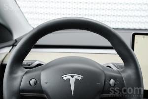 Black Tesla Model Y 2022 in Riga, with an engine capacity of 0.00 L and mileage of 88 thousand km for 39750 €, photo 11 on AUTOMOTO.COM.LV