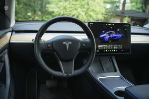 Черный Тесла Модель Y 2022 в Каунас, объемом двигателя 0.00 л и пробегом 77 тыс. км за 34200 €, фото 30 на AUTOMOTO.COM.LV