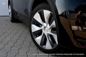 Black Tesla Model Y 2022 in Kretinga, with an engine capacity of 0.00 L and mileage of 70 thousand km for 28699 €, photo 7 on AUTOMOTO.COM.LV