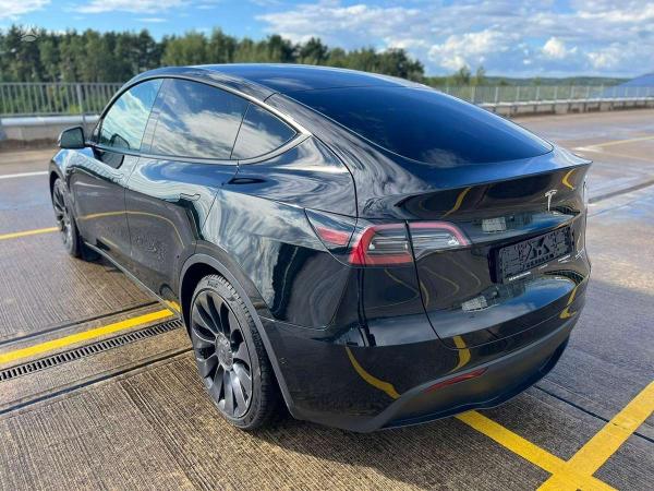 Тесла Модель Y 2022 в Вильнюс на AUTOMOTO.COM.LV Черный Тесла Модель Y 2022 в Вильнюс, объемом двигателя 0.00 л и пробегом 115 тыс. км за 32999 €, фото 6 на AUTOMOTO.COM.LV