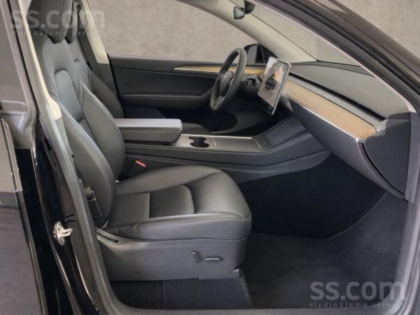 Melns Tesla Model Y 2022 Tukums, ar dzinēja tilpumu 0.00 L un nobraukumu 69 tūkst. km par 36600 €, foto 5 vietnē AUTOMOTO.COM.LV