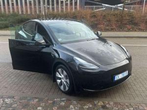 Melns Tesla Model Y 2022 Rīga, ar dzinēja tilpumu 0.00 L un nobraukumu 121 tūkst. km par 30000 €, foto 12 vietnē AUTOMOTO.COM.LV