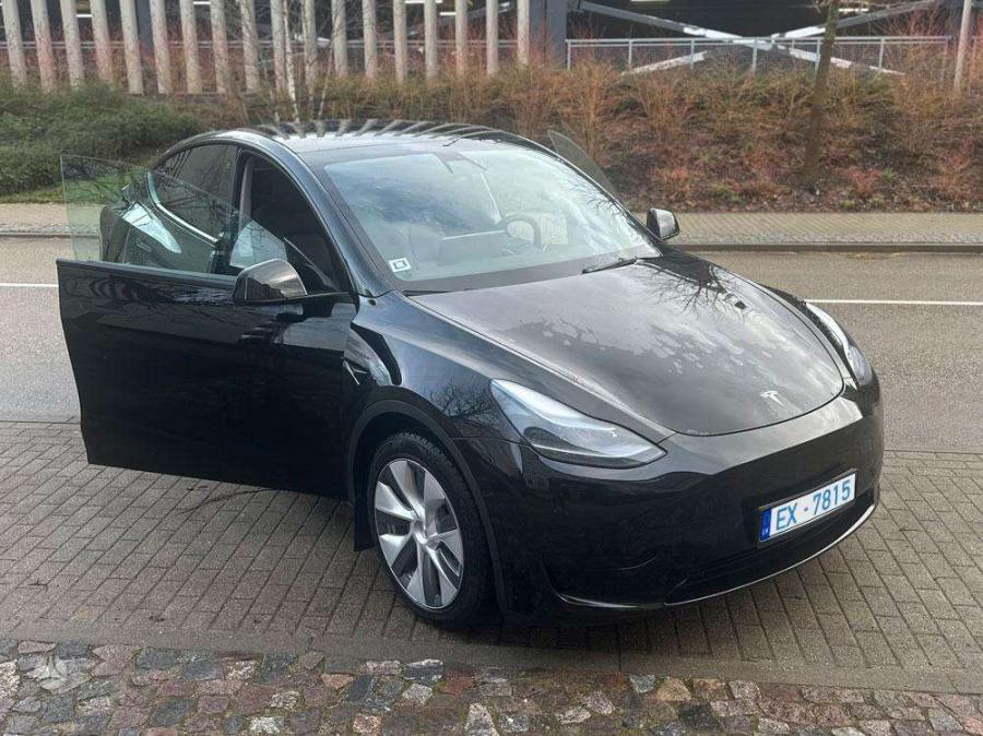 Melns Tesla Model Y 2022 Rīga, ar dzinēja tilpumu 0.00 L un nobraukumu 121 tūkst. km par 30000 €, foto 12 vietnē AUTOMOTO.COM.LV