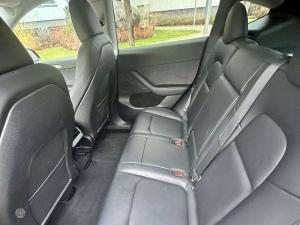 Melns Tesla Model Y 2022 Rīga, ar dzinēja tilpumu 0.00 L un nobraukumu 121 tūkst. km par 30000 €, foto 16 vietnē AUTOMOTO.COM.LV