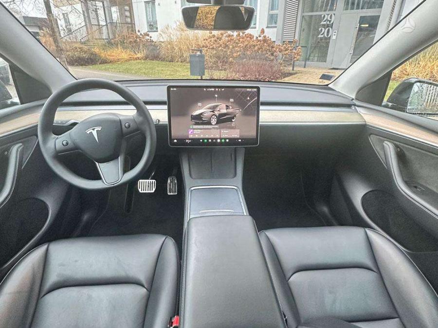 Melns Tesla Model Y 2022 Rīga, ar dzinēja tilpumu 0.00 L un nobraukumu 121 tūkst. km par 30000 €, foto 19 vietnē AUTOMOTO.COM.LV