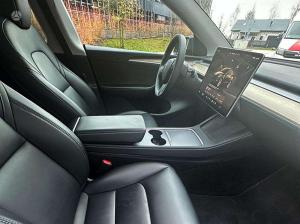 Melns Tesla Model Y 2022 Rīga, ar dzinēja tilpumu 0.00 L un nobraukumu 121 tūkst. km par 30000 €, foto 20 vietnē AUTOMOTO.COM.LV
