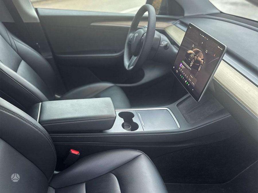 Melns Tesla Model Y 2022 Rīga, ar dzinēja tilpumu 0.00 L un nobraukumu 121 tūkst. km par 30000 €, foto 21 vietnē AUTOMOTO.COM.LV
