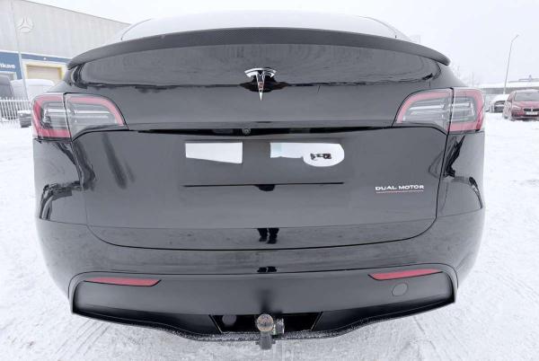 Melns Tesla Model Y 2023 Šauļi, ar dzinēja tilpumu 0.00 L un nobraukumu 86 tūkst. km par 32900 €, foto 5 vietnē AUTOMOTO.COM.LV