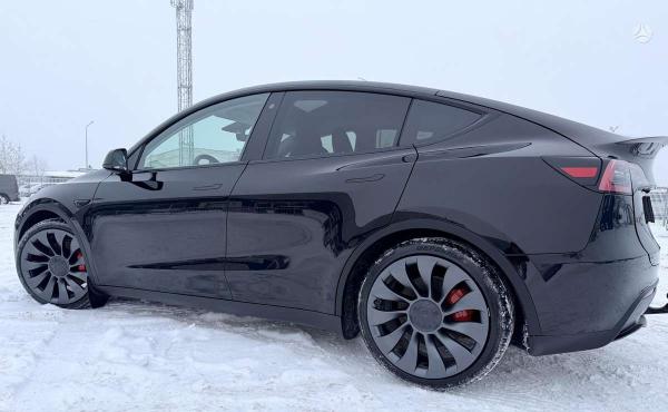 Melns Tesla Model Y 2023 Šauļi, ar dzinēja tilpumu 0.00 L un nobraukumu 86 tūkst. km par 32900 €, foto 6 vietnē AUTOMOTO.COM.LV