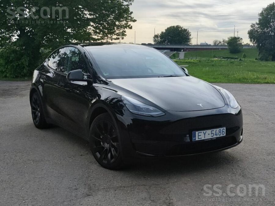 Melns Tesla Model Y 2023 Rīga, ar dzinēja tilpumu 0.00 L un nobraukumu 100 tūkst. km par 28000 €, foto 3 vietnē AUTOMOTO.COM.LV