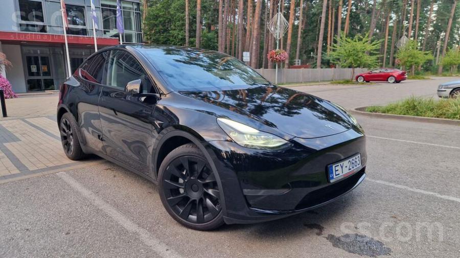 Melns Tesla Model Y 2023 Rīga, ar dzinēja tilpumu 0.00 L un nobraukumu 24 tūkst. km par 33800 €, foto 1 vietnē AUTOMOTO.COM.LV