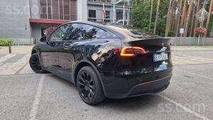 Melns Tesla Model Y 2023 Rīga, ar dzinēja tilpumu 0.00 L un nobraukumu 24 tūkst. km par 33800 €, foto 5 vietnē AUTOMOTO.COM.LV