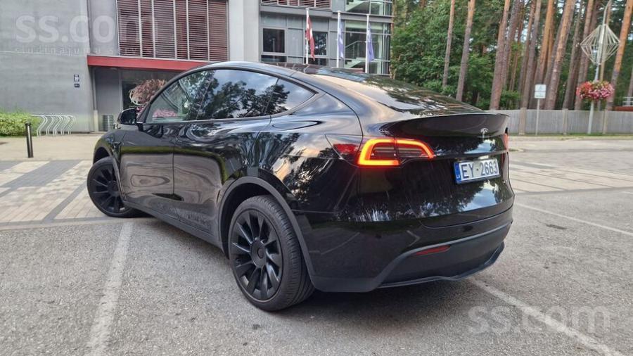 Melns Tesla Model Y 2023 Rīga, ar dzinēja tilpumu 0.00 L un nobraukumu 24 tūkst. km par 33800 €, foto 5 vietnē AUTOMOTO.COM.LV