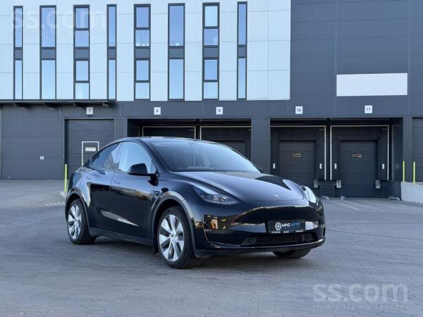 Черный Тесла Модель Y 2023 в Рига, объемом двигателя 0.00 л и пробегом 62 тыс. км за 38900 €, фото 2 на AUTOMOTO.COM.LV