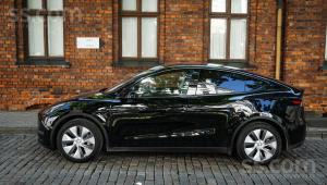 Melns Tesla Model Y 2023 Rīga, ar dzinēja tilpumu 0.00 L un nobraukumu 132 tūkst. km par 28950 €, foto 3 vietnē AUTOMOTO.COM.LV