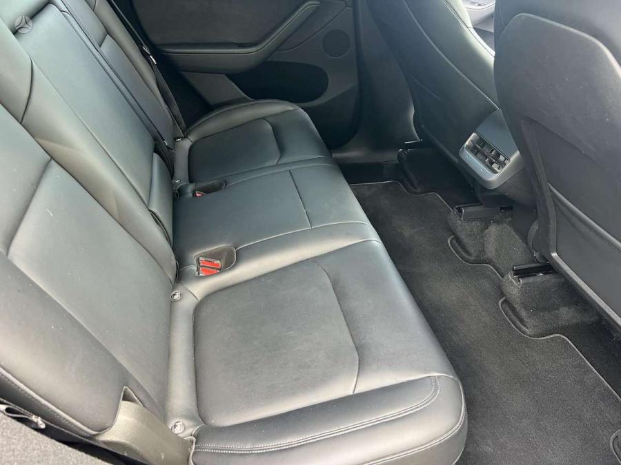 Black Tesla Model Y 2023 in Taurage, with an engine capacity of 0.00 L and mileage of 40 thousand km for 28500 €, photo 15 on AUTOMOTO.COM.LV
